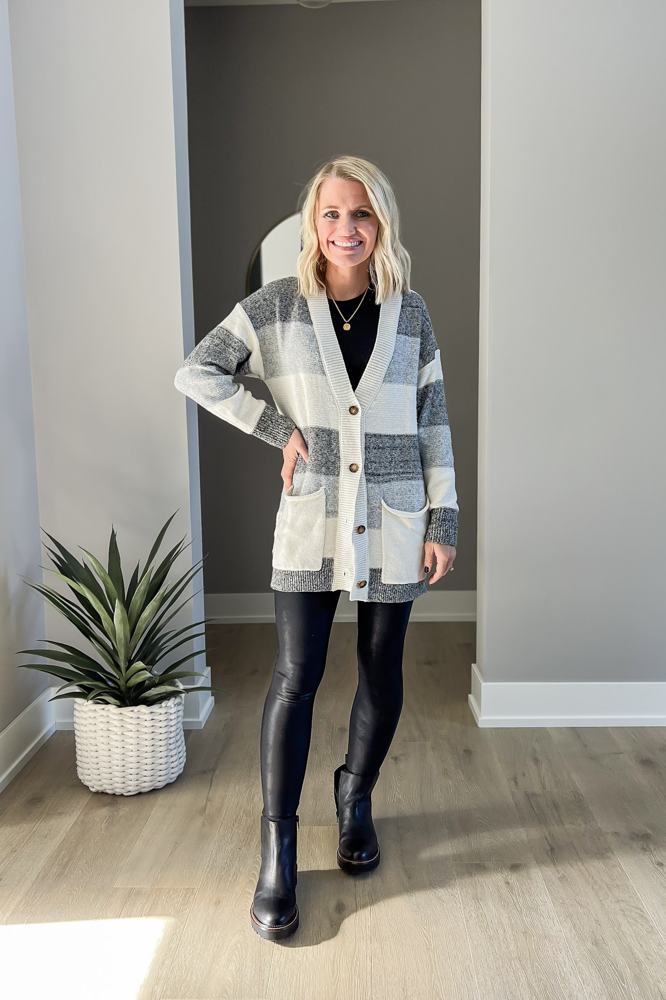 4 Mom Winter Outfit Combinations to Make Getting Dressed Easy - Thrifty ...